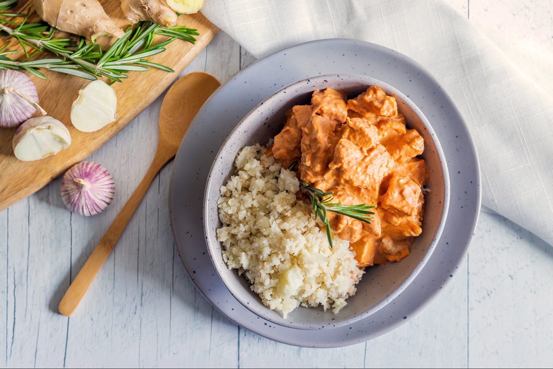 Poulet au beurre indien Tikka Masala sur riz de chou-fleur (Congelé ...